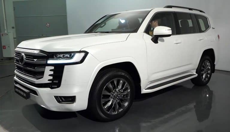 10 cars that weigh around 3500 kg(kilograms)