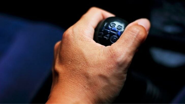 How Much Does a Transmission Weigh? (With Examples)